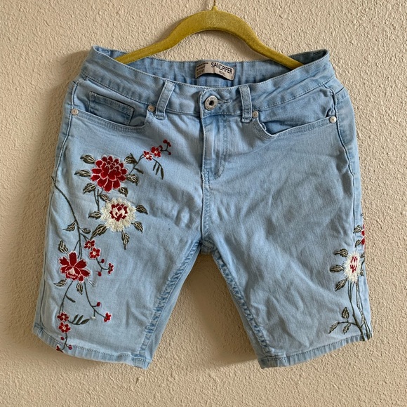 Sandpiper | Shorts | Sandpiper Highrise Floral Embroidery Design Denim ...